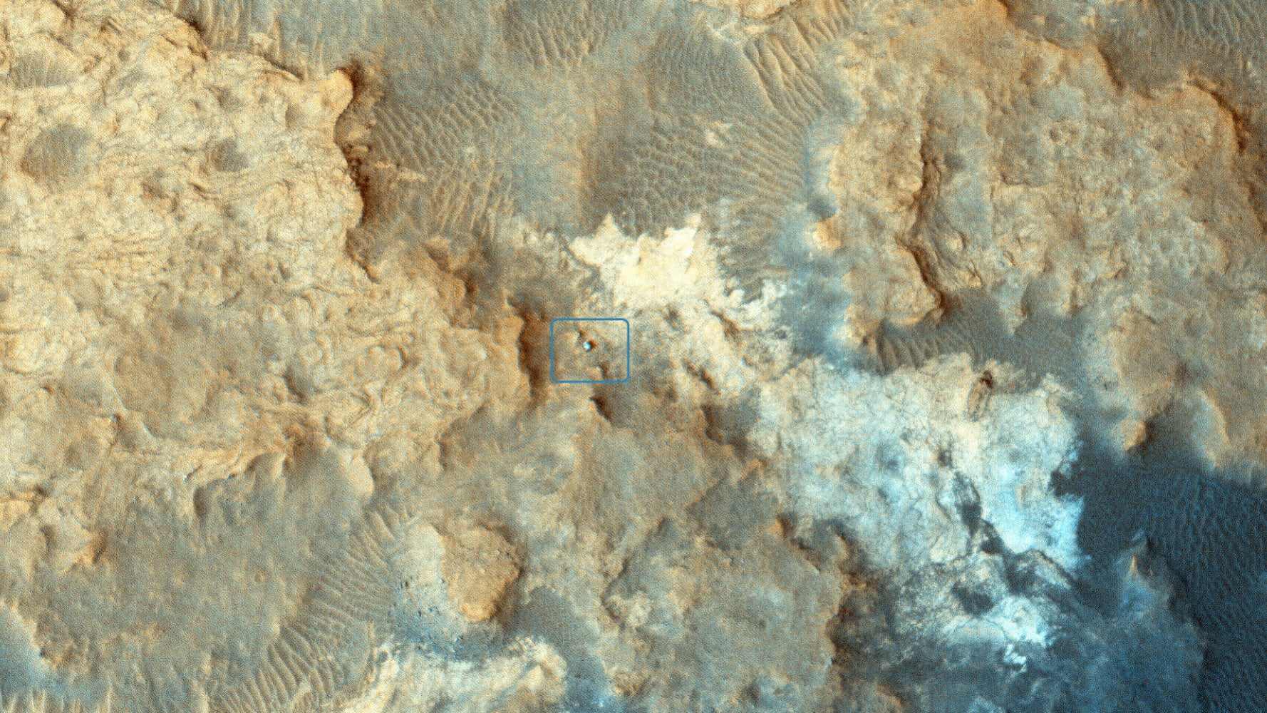 NASA Mars Orbiter Takes Amazing Picture Of Curiosity Rover | HuffPost ...