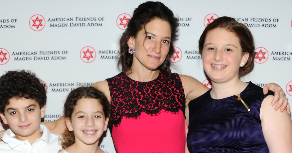 15-Year-Old Noa Mintz Is Getting Rich From Babysitting | HuffPost UK ...