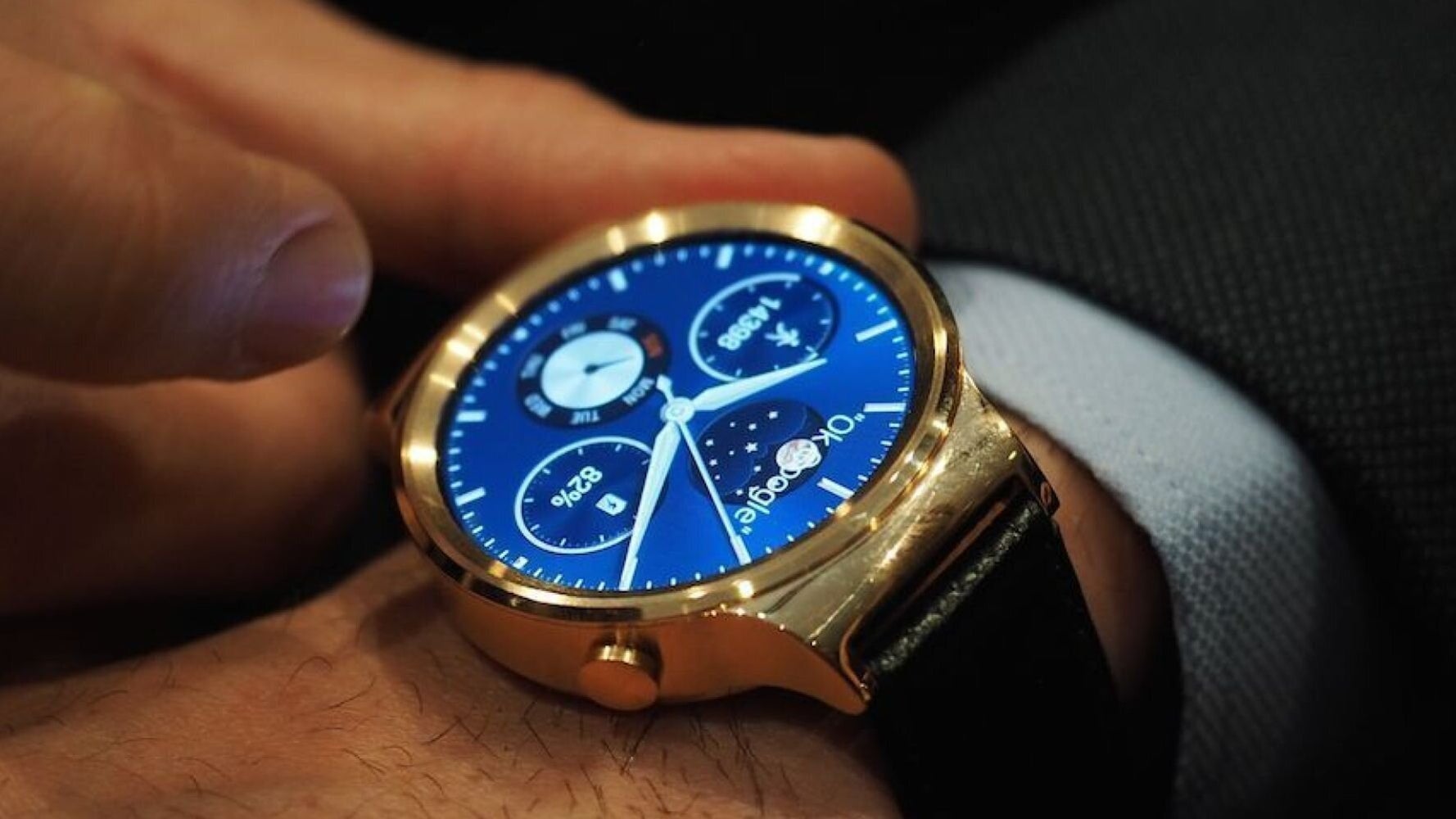 Huawei's First Smartwatch Runs Android Wear And Has A Sapphire Crystal ...