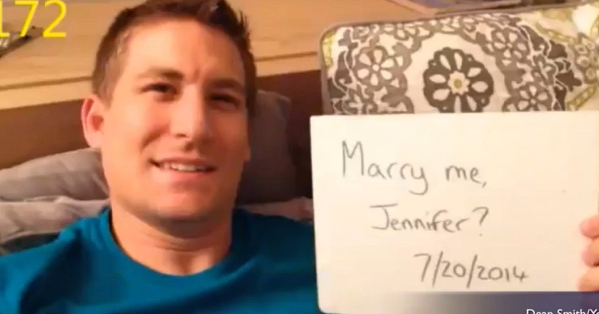 Man Secretly Proposes To Girlfriend Every Day For A Year The Moment