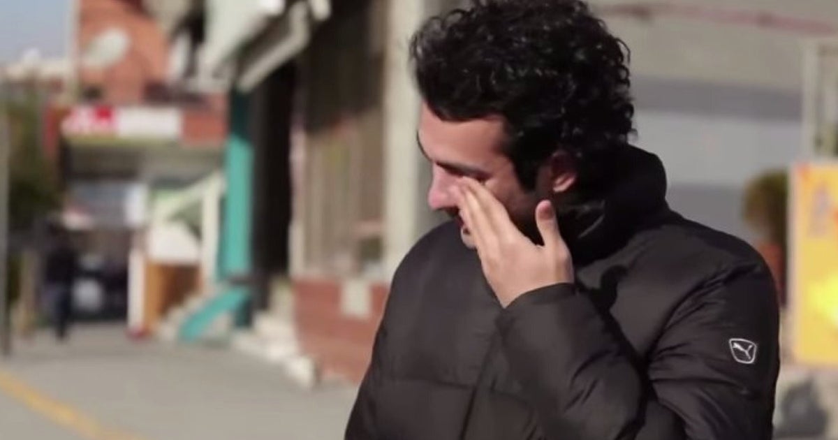 Heartwarming Video Shows How An Entire Town Learned Sign Language To ...