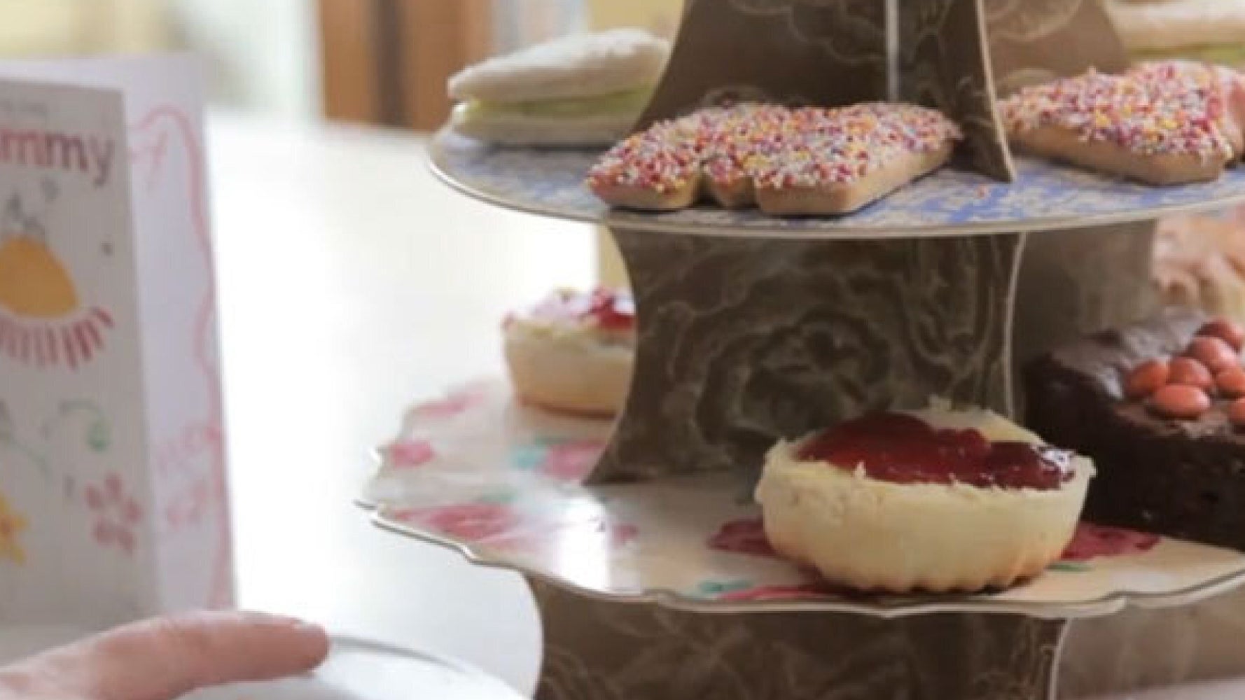 Mother's Day: How To Make Your Mum The Perfect DIY Afternoon Tea ...
