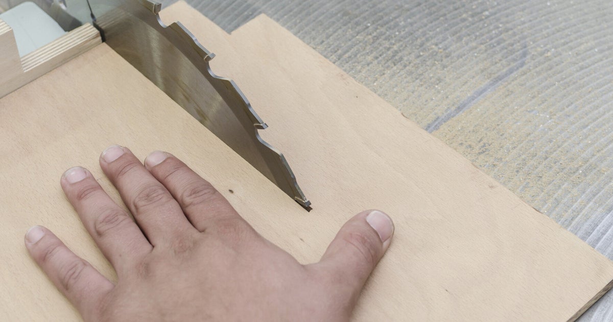 This Bosch Saw Automatically Retracts When It Touches Human Skin ...