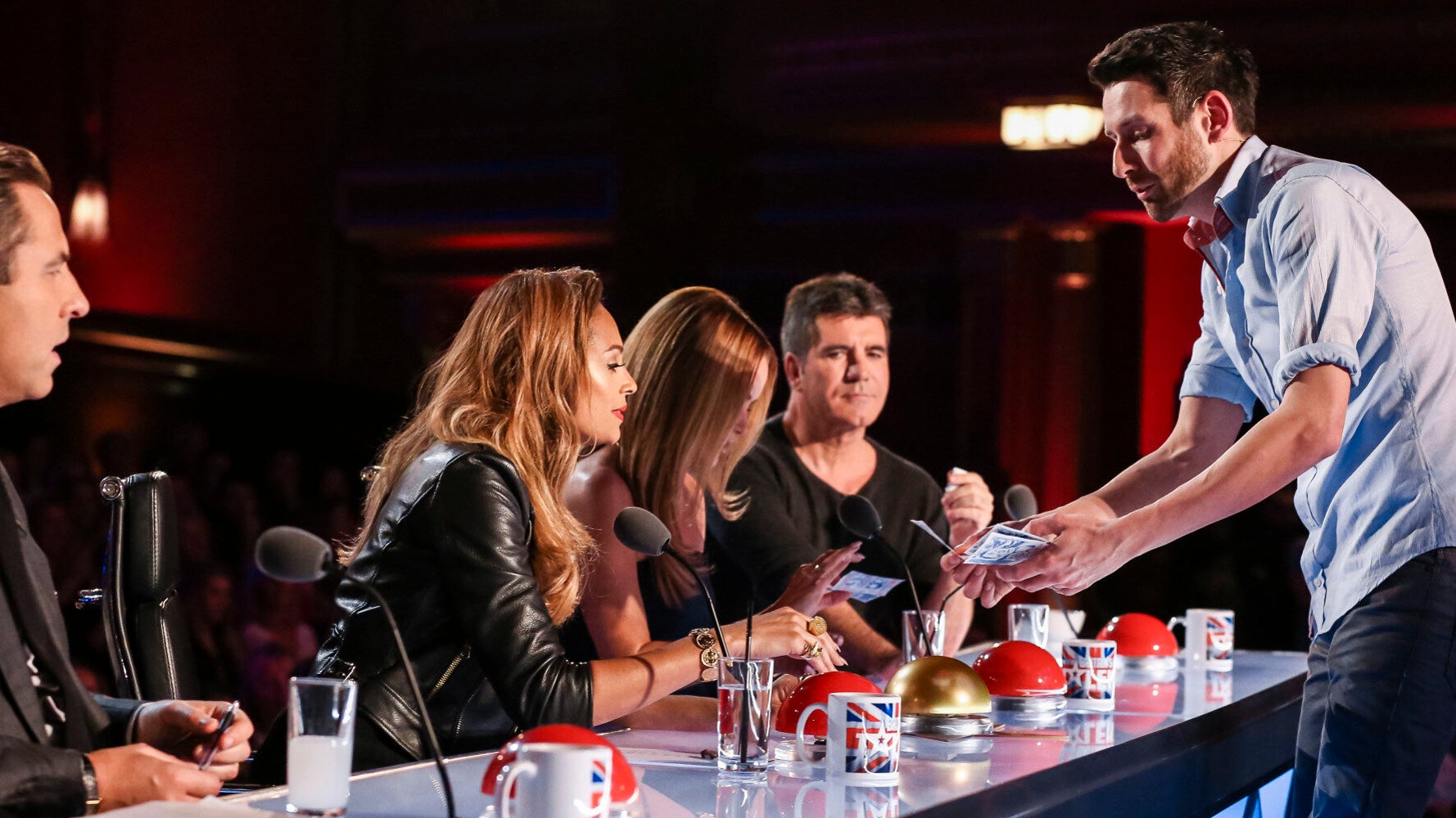 'Britain's Got Talent': Magician Jamie Raven Wows Amanda Holden With ...