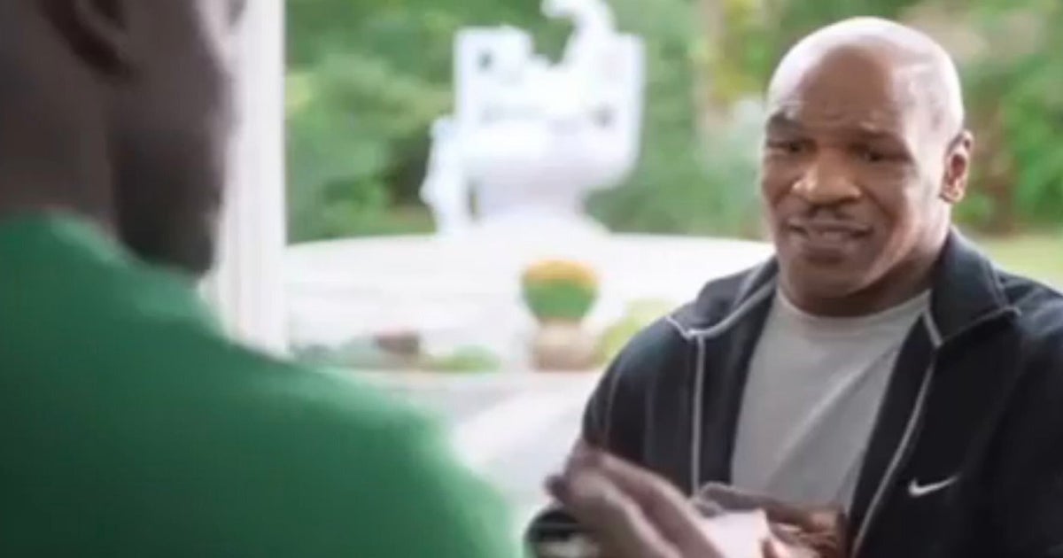 Mike Tyson Returns Evander Holyfield's Ear (VIDEO) | HuffPost UK Sport