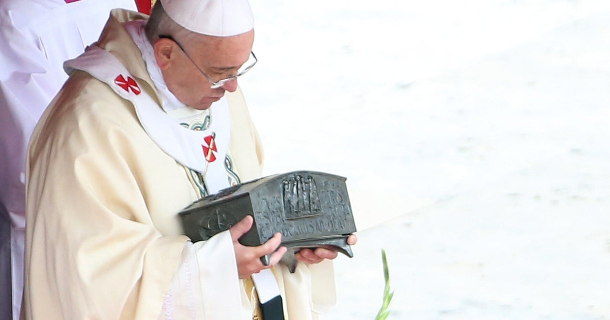 Vatican Puts 'St Peter's' Bone Fragments On Display For First Time ...