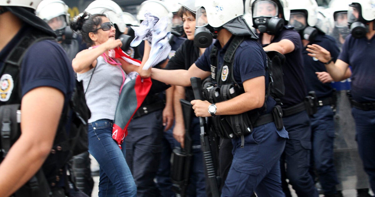 Turkey Protests Erupt Again As Recep Tayyip Erdogan Holds Mass Rally ...