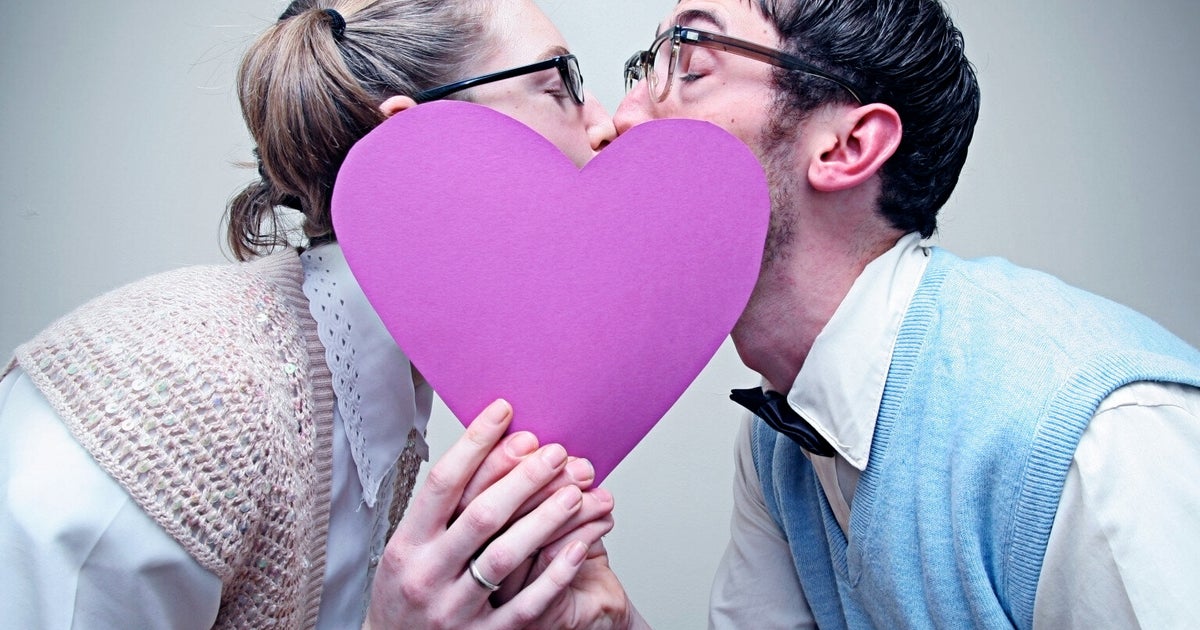 How To Kiss Everything You Need To Know About Locking Lips Infographic Huffpost Uk Life