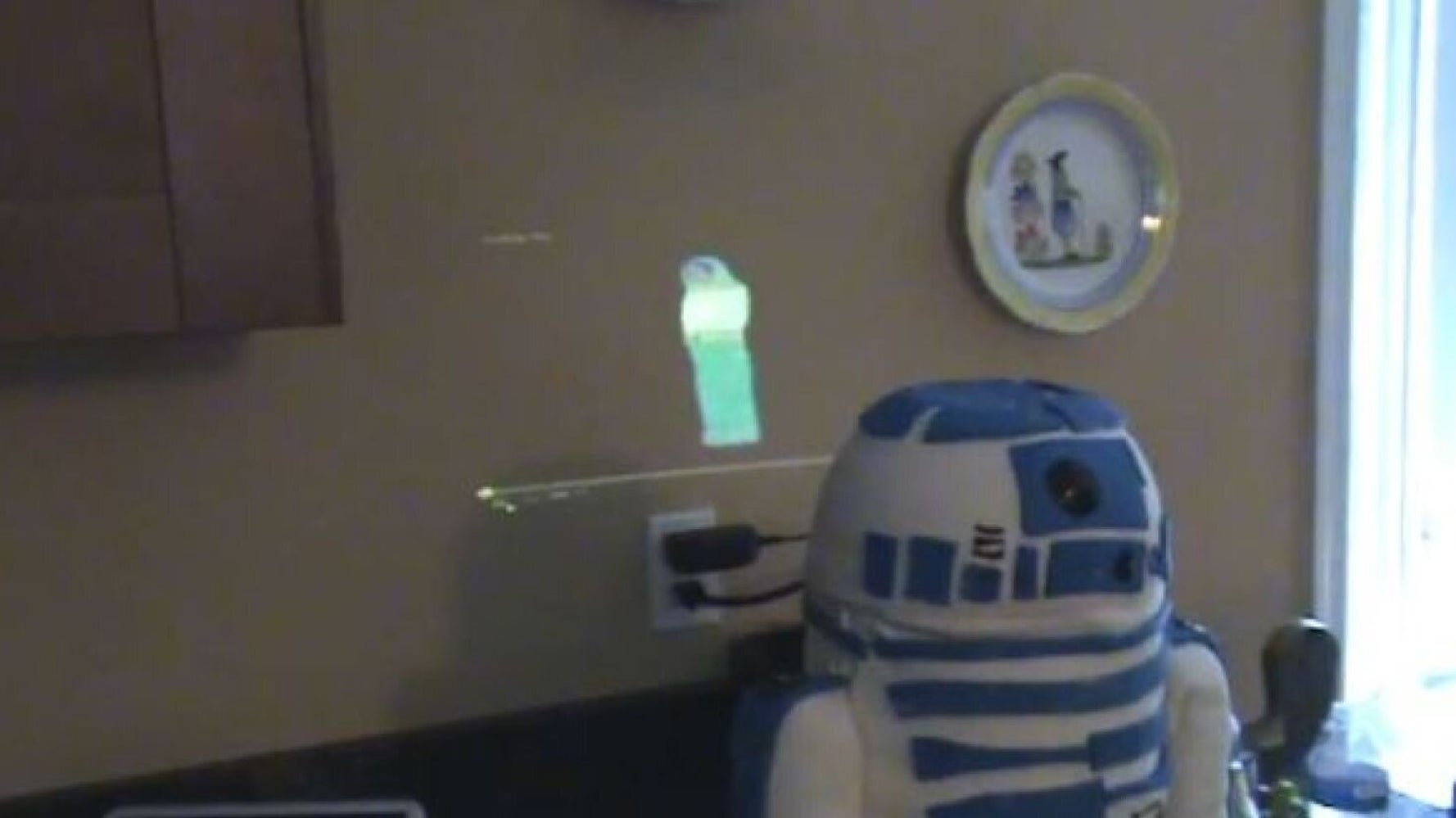 R2D2 Star Wars Birthday Cake Has A Built-In Princess Leia Projector ...