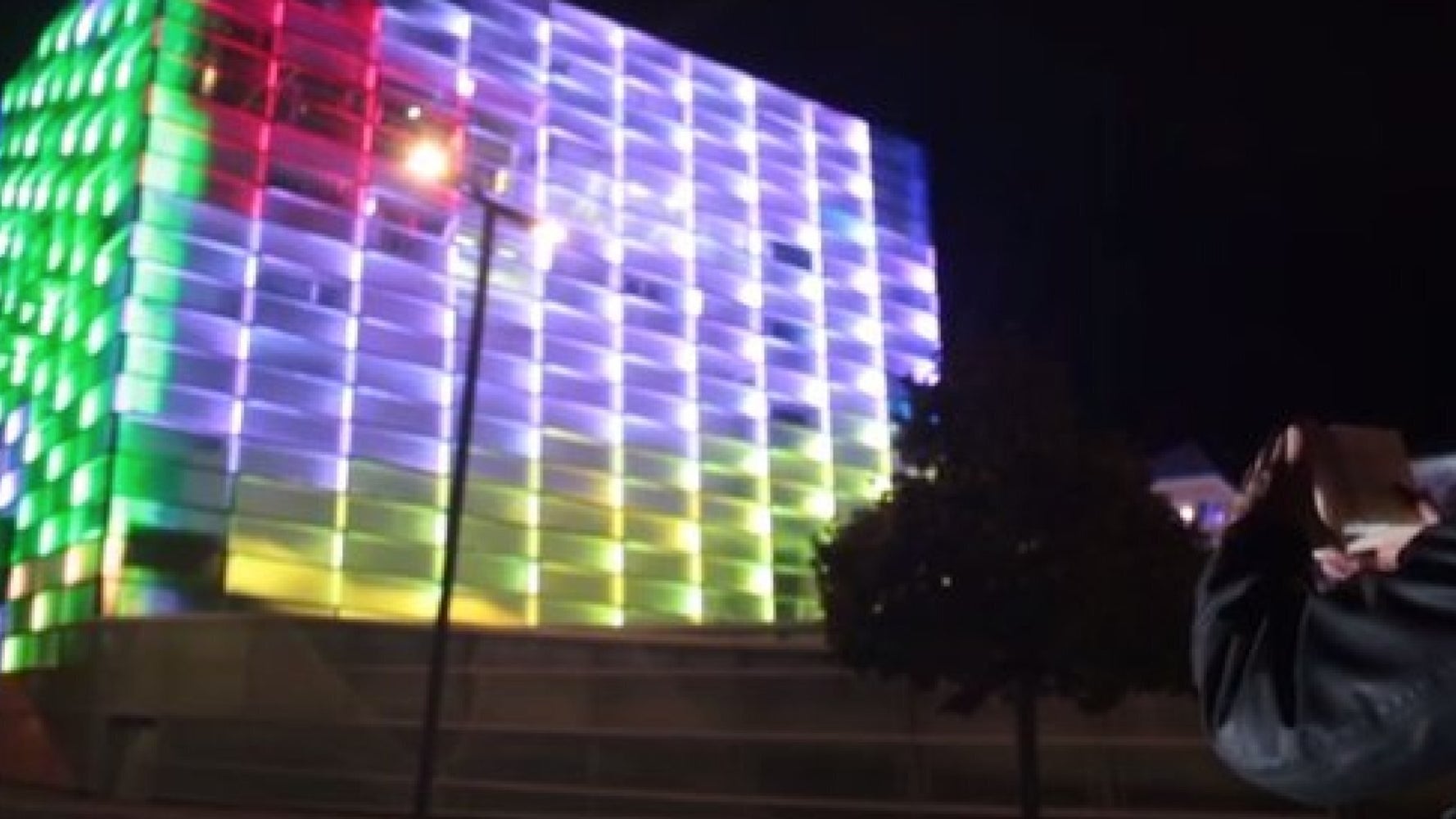 Play Rubik's Cube One The Outside Of A Building (VIDEO) | HuffPost UK Tech