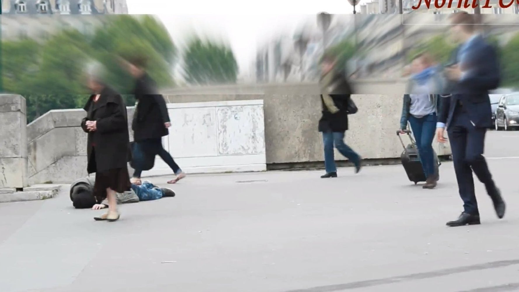 Man Records Reactions Of People As He Pretends To Pass Out, Human Race ...