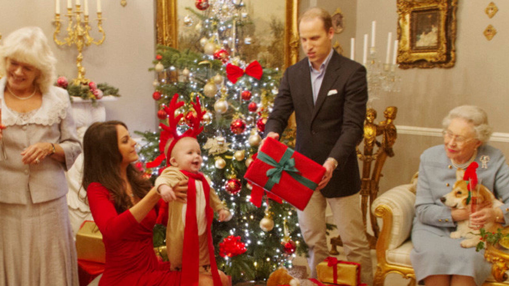 Prince George's First Christmas (PICTURES) | HuffPost UK Comedy