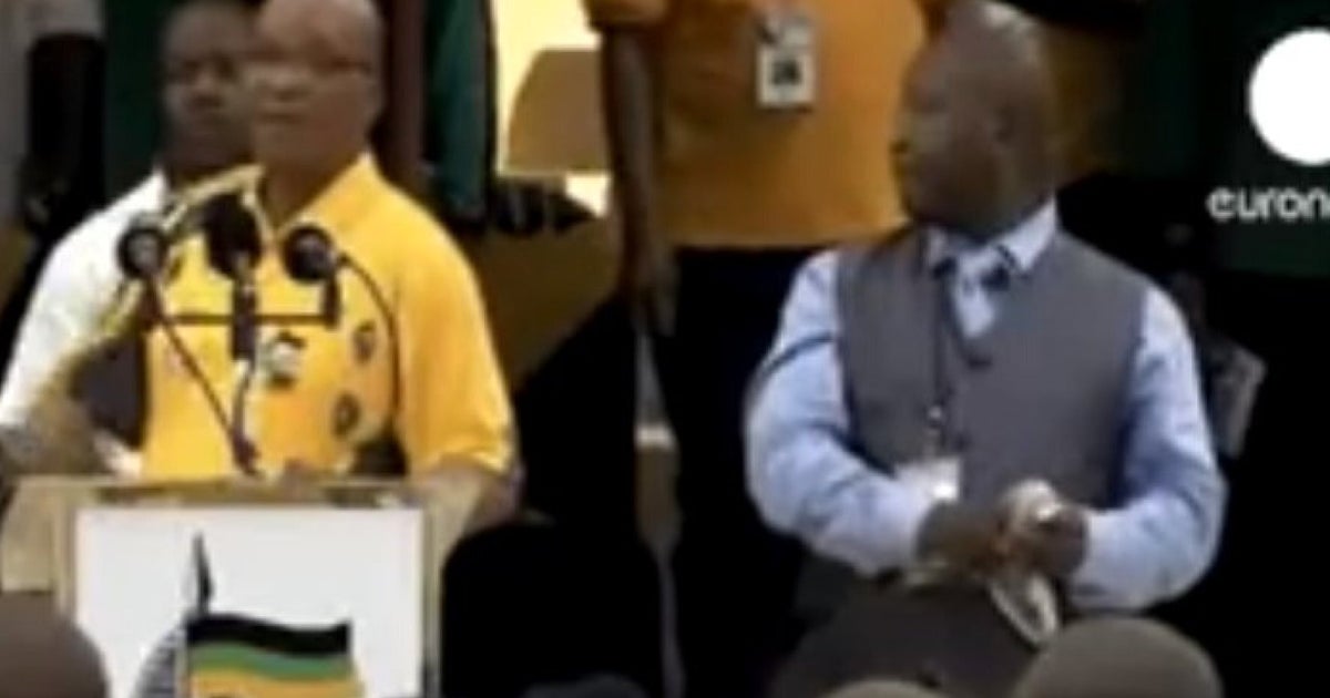 Mandela Sign Language Interpreter Thamsanqa Jantjie Filmed Signing At ...