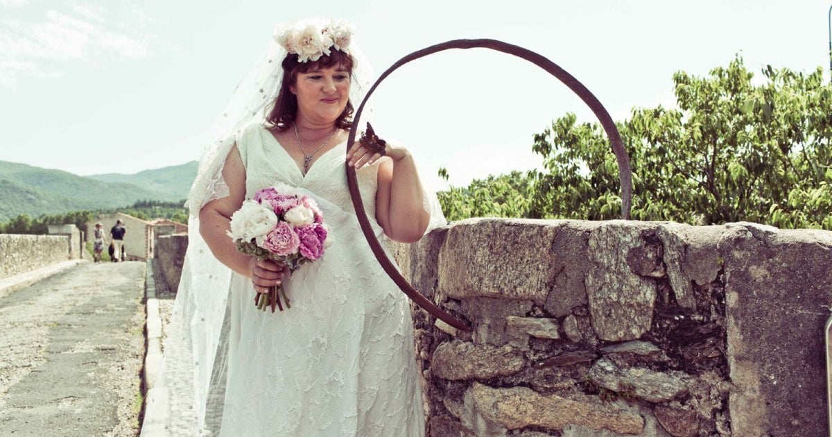 Jodi Rose, Australian Artist 'Marries' French Bridge Le Pont Du Diable ...