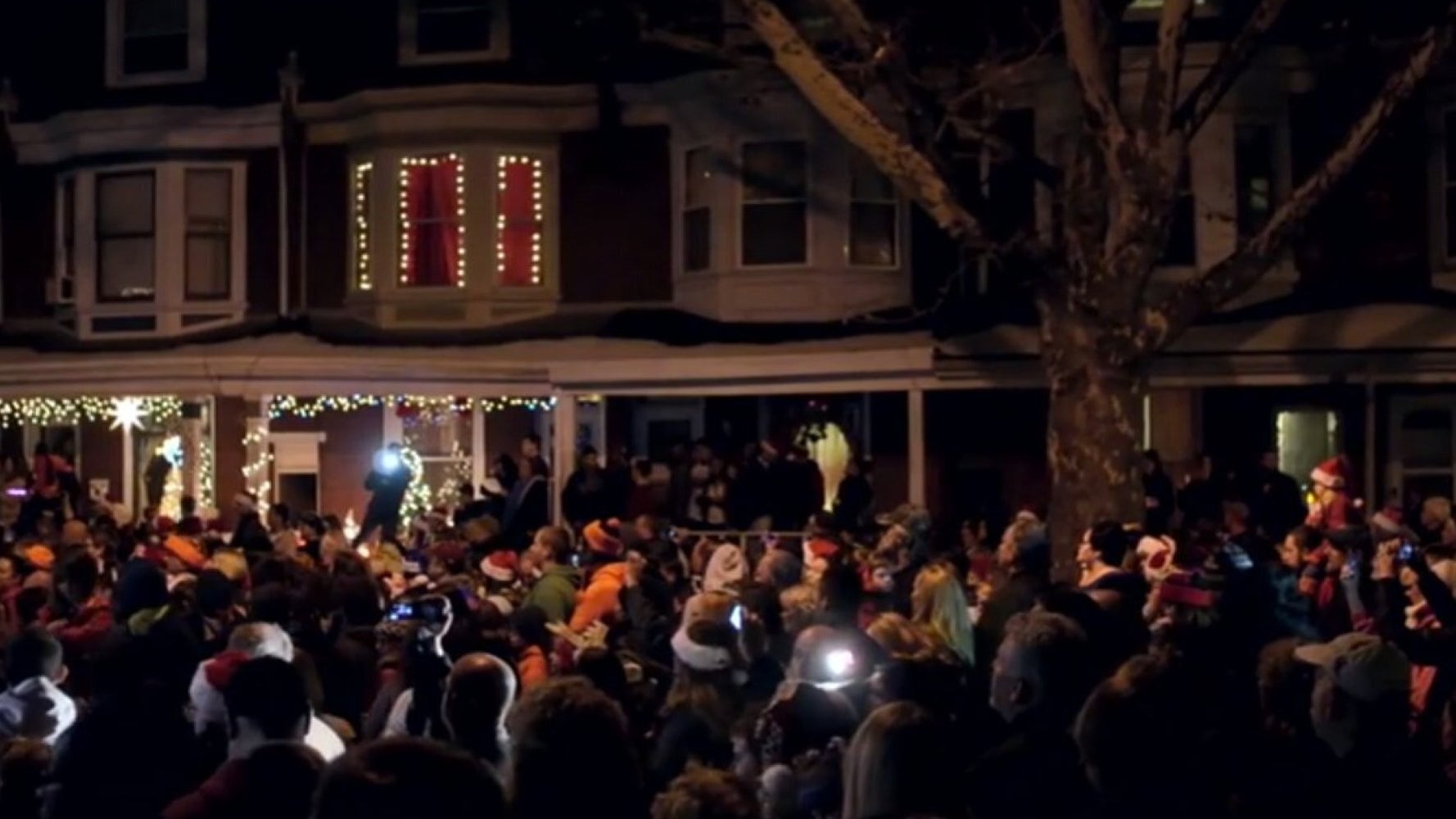 Dying Girl, Laney Brown, Serenaded By 10,000 Christmas Carollers And ...