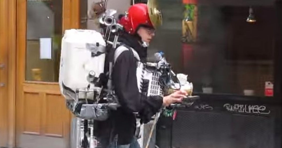 This Guy Playing The Star Wars Theme May Be Our Favourite One-Man Band ...