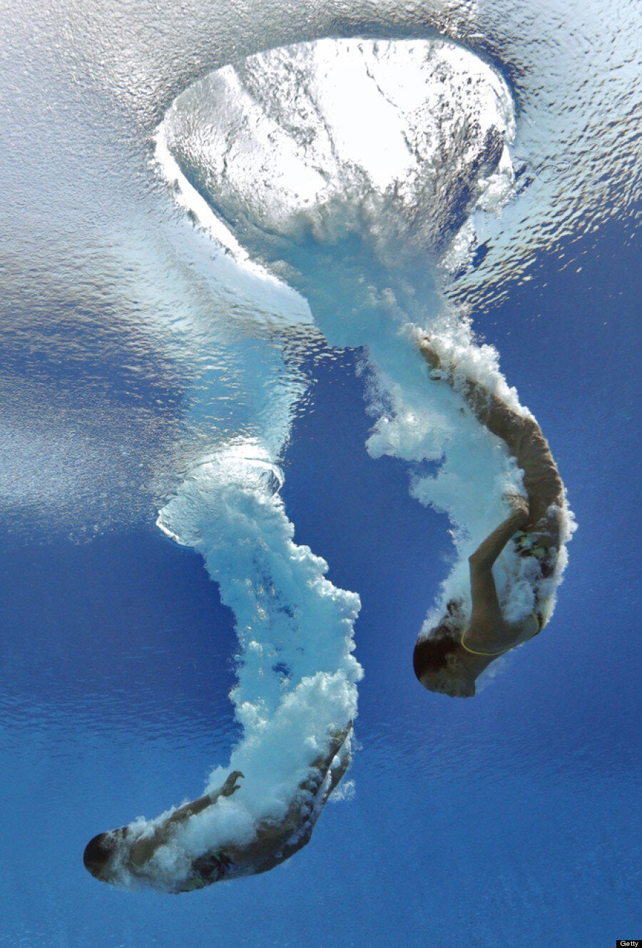 8 Amazing Pictures Of Synchronised Swimming From The FINA World ...