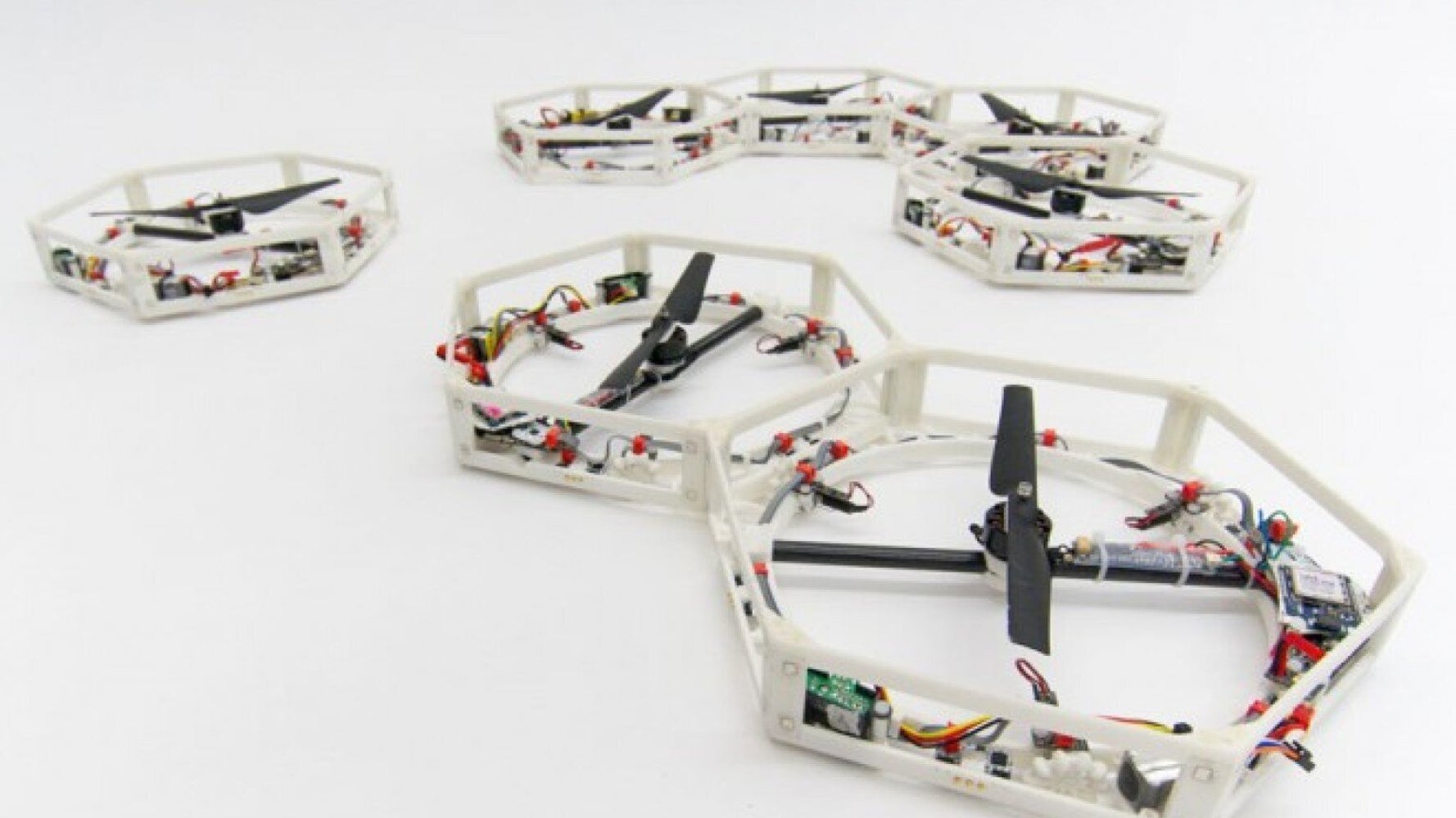 Distributed Flight Array: Self-Assembling 'Drone Clouds' (VIDEO) | HuffPost UK Tech