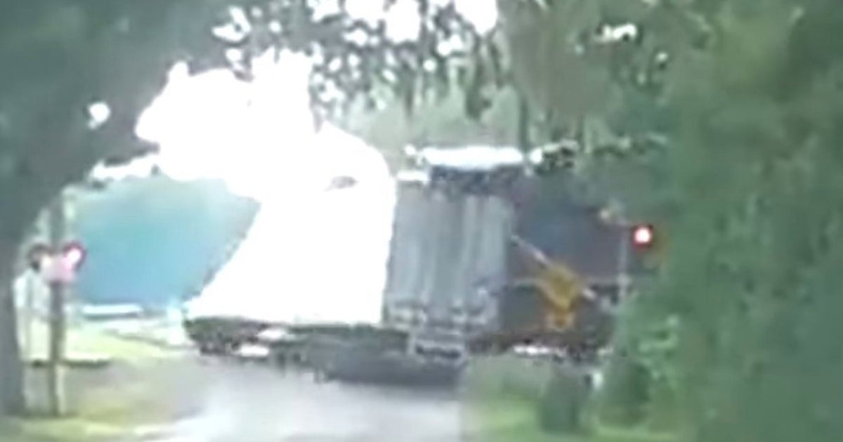 Train Crashes Into A Truck Full Of Watermelons, Fruity Chaos Ensues ...