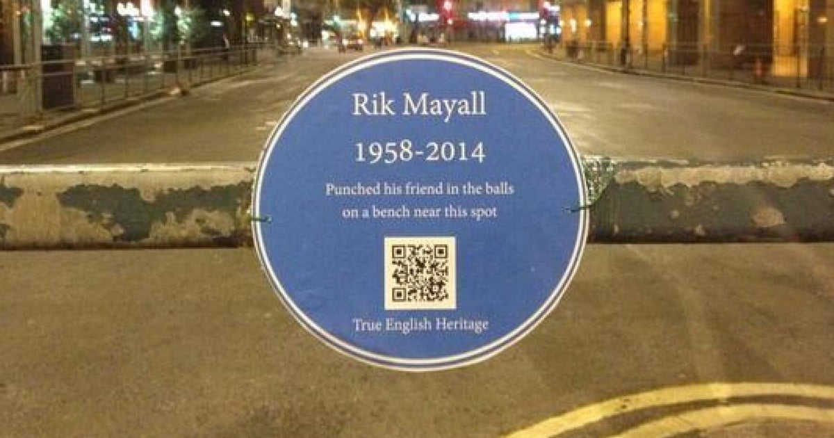 Rik Mayall Gets The Best Blue Plaque Ever | HuffPost UK Comedy