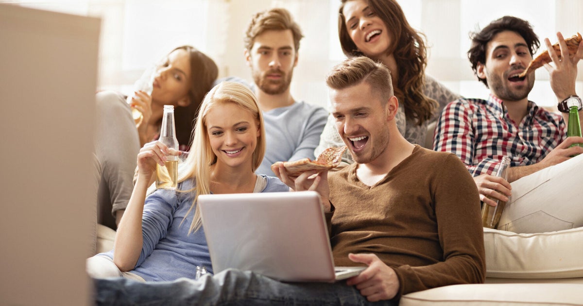 What Are The Pros And Cons Of Living In University Halls? | HuffPost UK ...