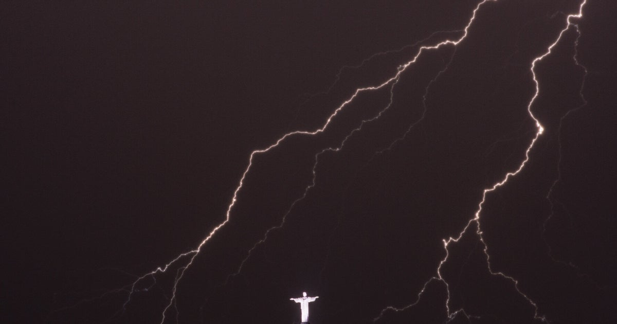 Christ The Redeemer Statue In Brazil Lit Up By Fierce Lightning Bolts ...