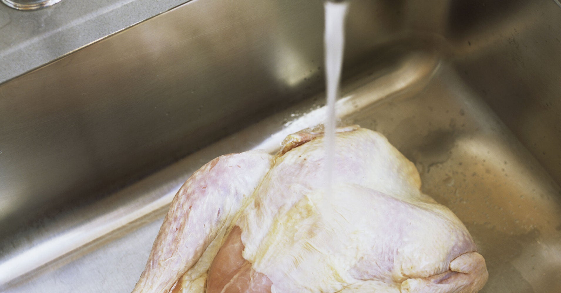 Should I Wash Raw Chicken? No, Say Health Experts, It Could Cause Food ...