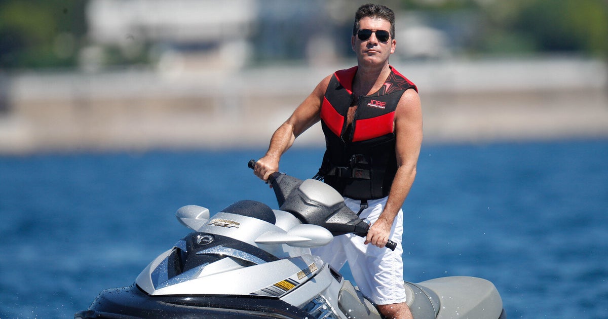 Simon Cowell Joined By Group Of Women On Private Yacht As He Escapes ...