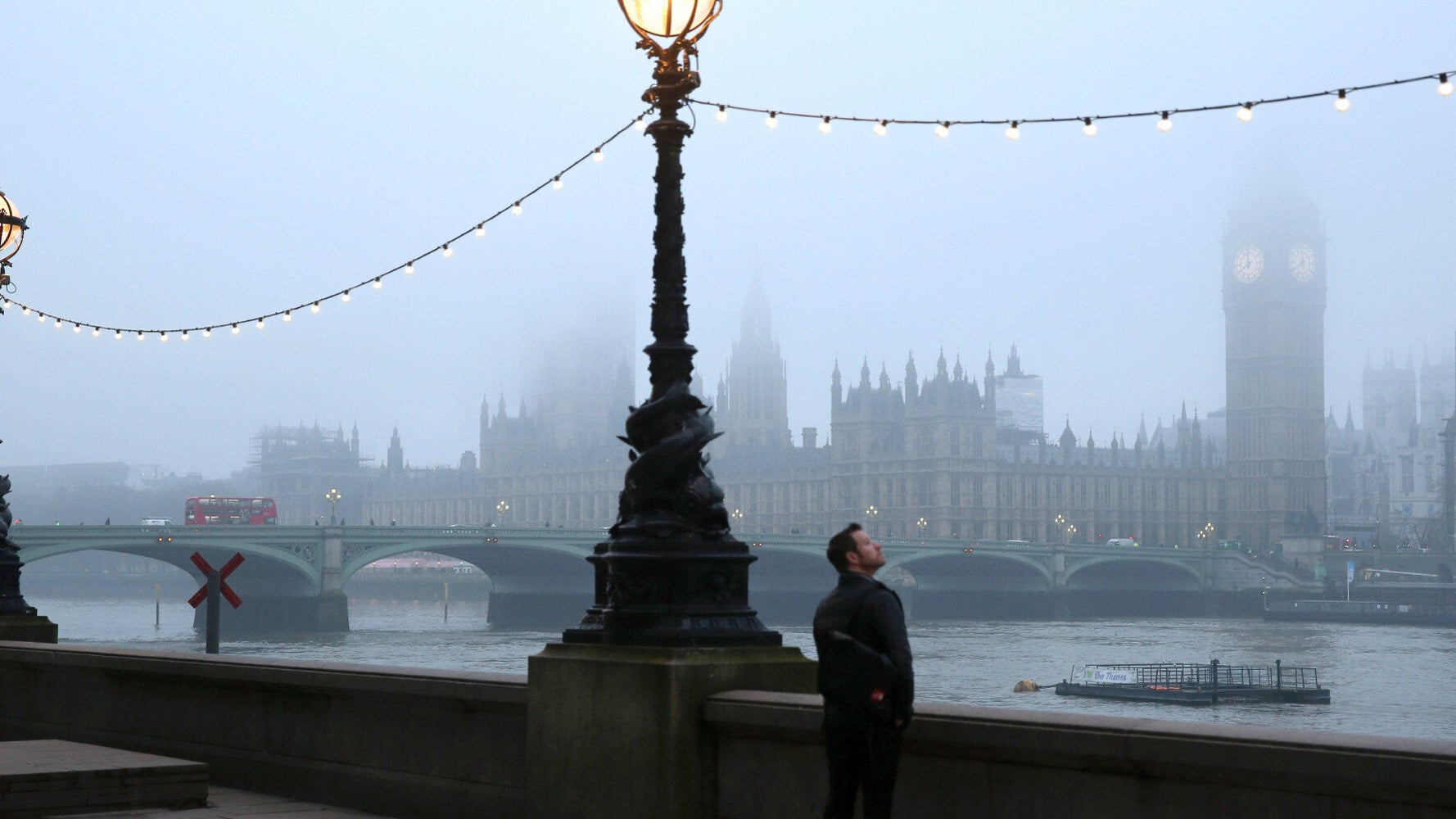 Fog In London As Commuters Head To Work (PICTURES) | HuffPost UK News