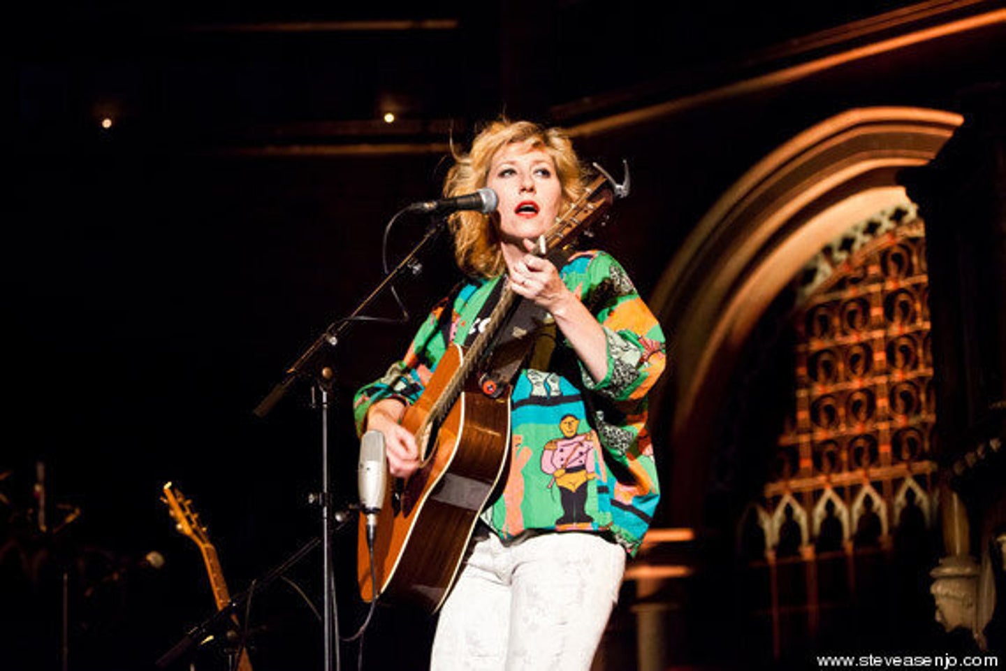 GIG REVIEW: Martha Wainwright On Stage At London's Union Chapel On 15 ...