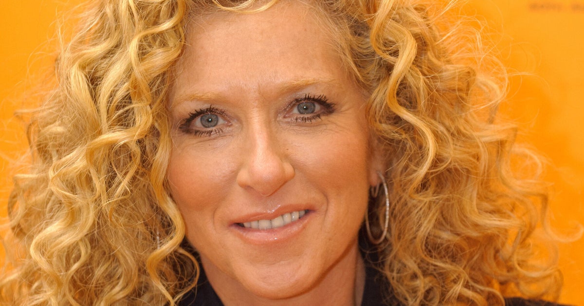 Dragons' Den's Kelly Hoppen Gets Peter Jones, Deborah Meaden To Try ...