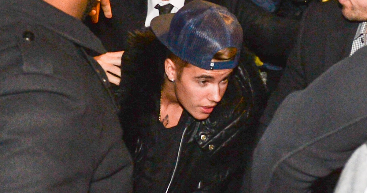 Justin Bieber Charged With Assaulting Toronto Limo Driver Huffpost Uk