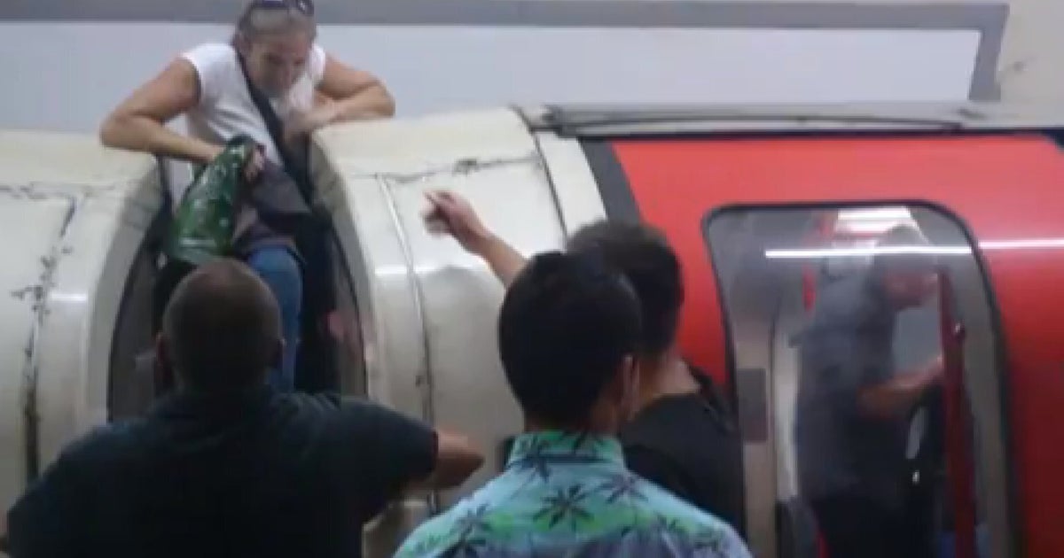 London Underground Tube Terror: Panicking Passengers Filmed Trying To ...