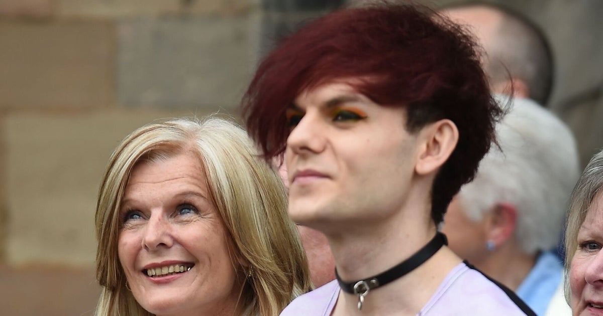 Stephen Sutton's Brother Christopher Gets First In His Degree, Mother ...