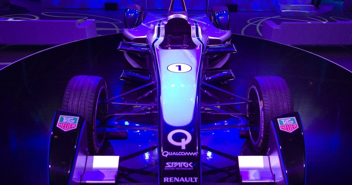Formula E London: Electric Race Cars Power Across Westminster Bridge To ...