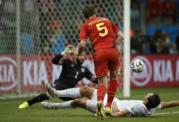 Things Tim Howard Could Save Miley Cyrus
