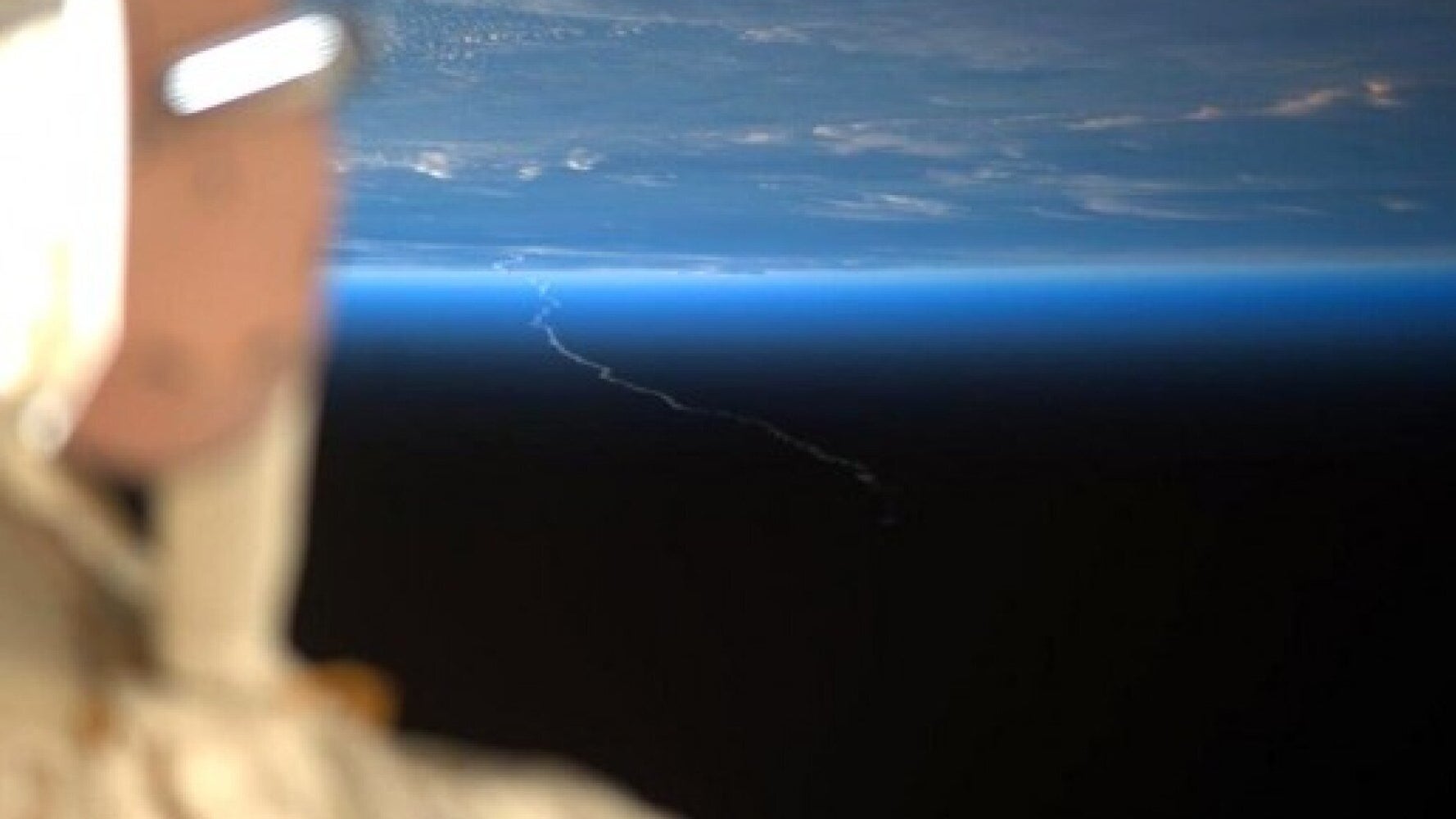 Rocket Launch From Space Looks Incredible In Photo From ISS (PICTURE ...