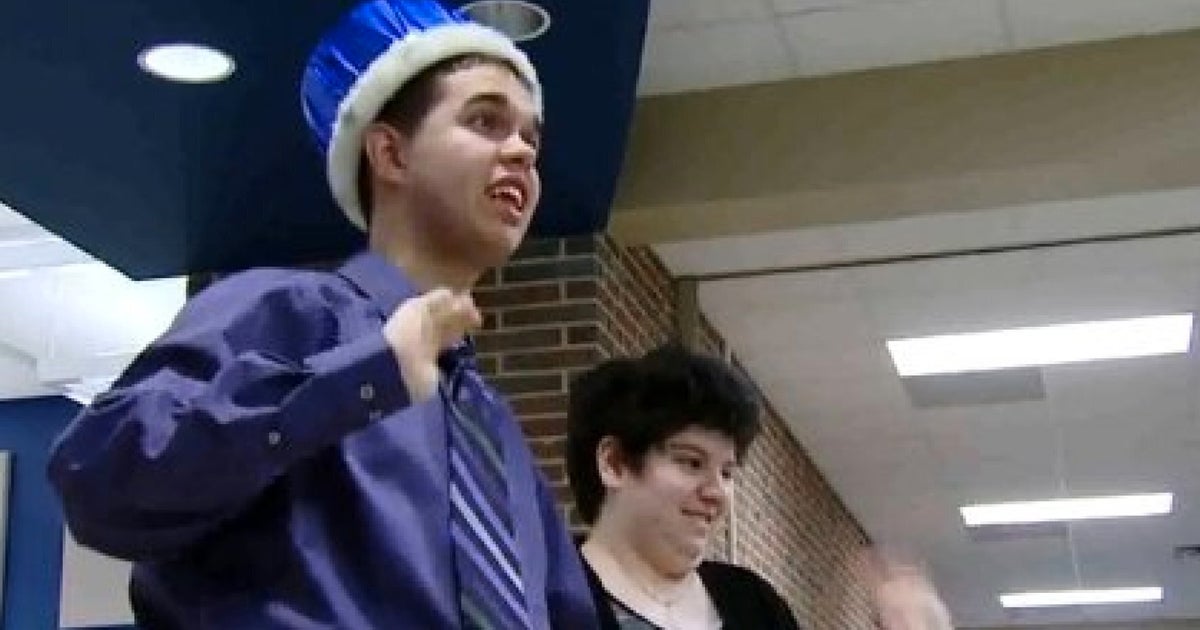 Students with Autism Named Homecoming Queen and King | HuffPost UK Students