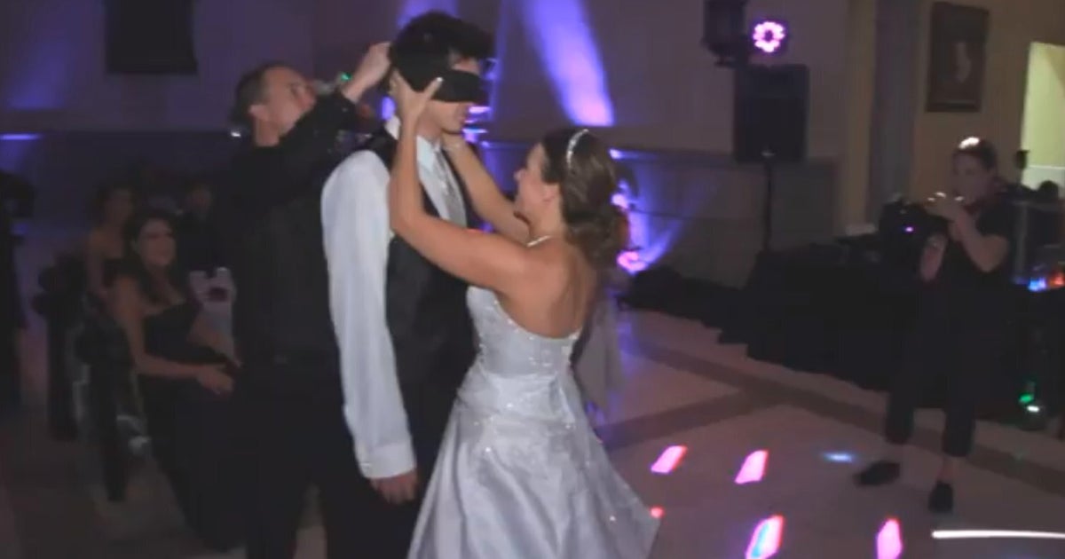 Bridegroom Is Tricked Into Removing Garter From His Mother's Leg (VIDEO ...