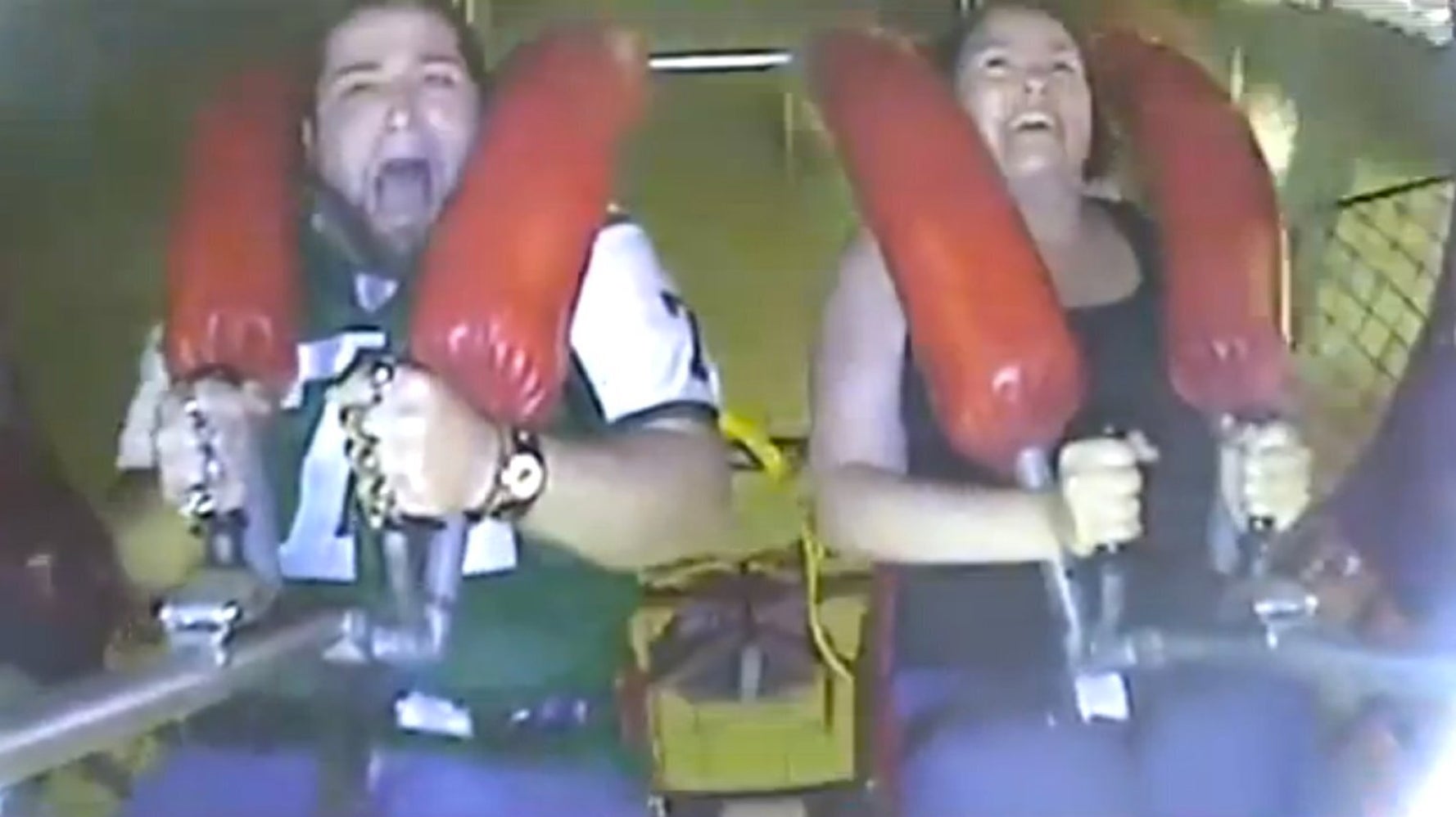 Man Screams Like A Little Child On Slingshot Fairground Ride In America ...