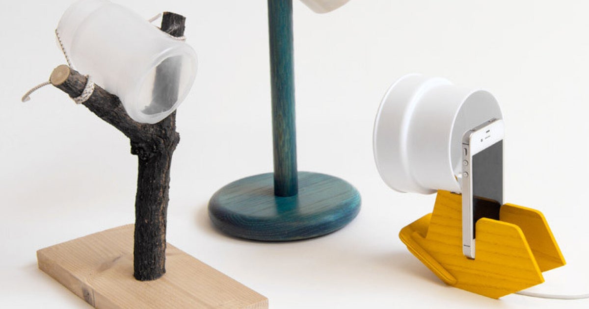 iPhone Lamp Dock Concept Turns Your Phone Into A Cool Bedside Light ...