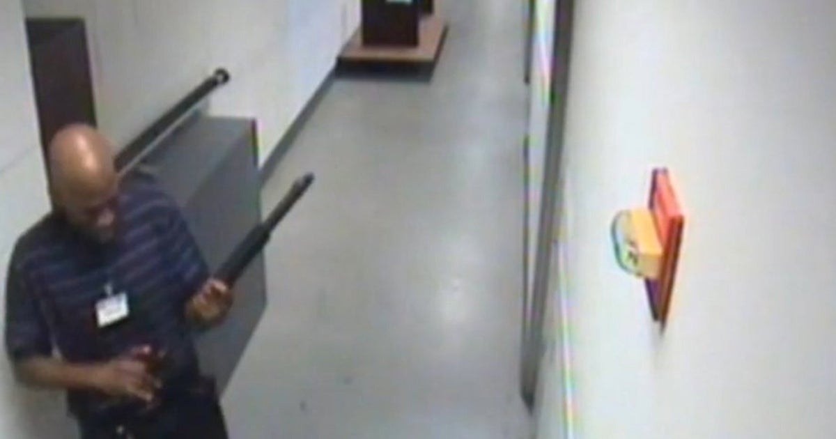 Washington Navy Yard Shooter, Aaron Alexis, Shown In CCTV Footage ...