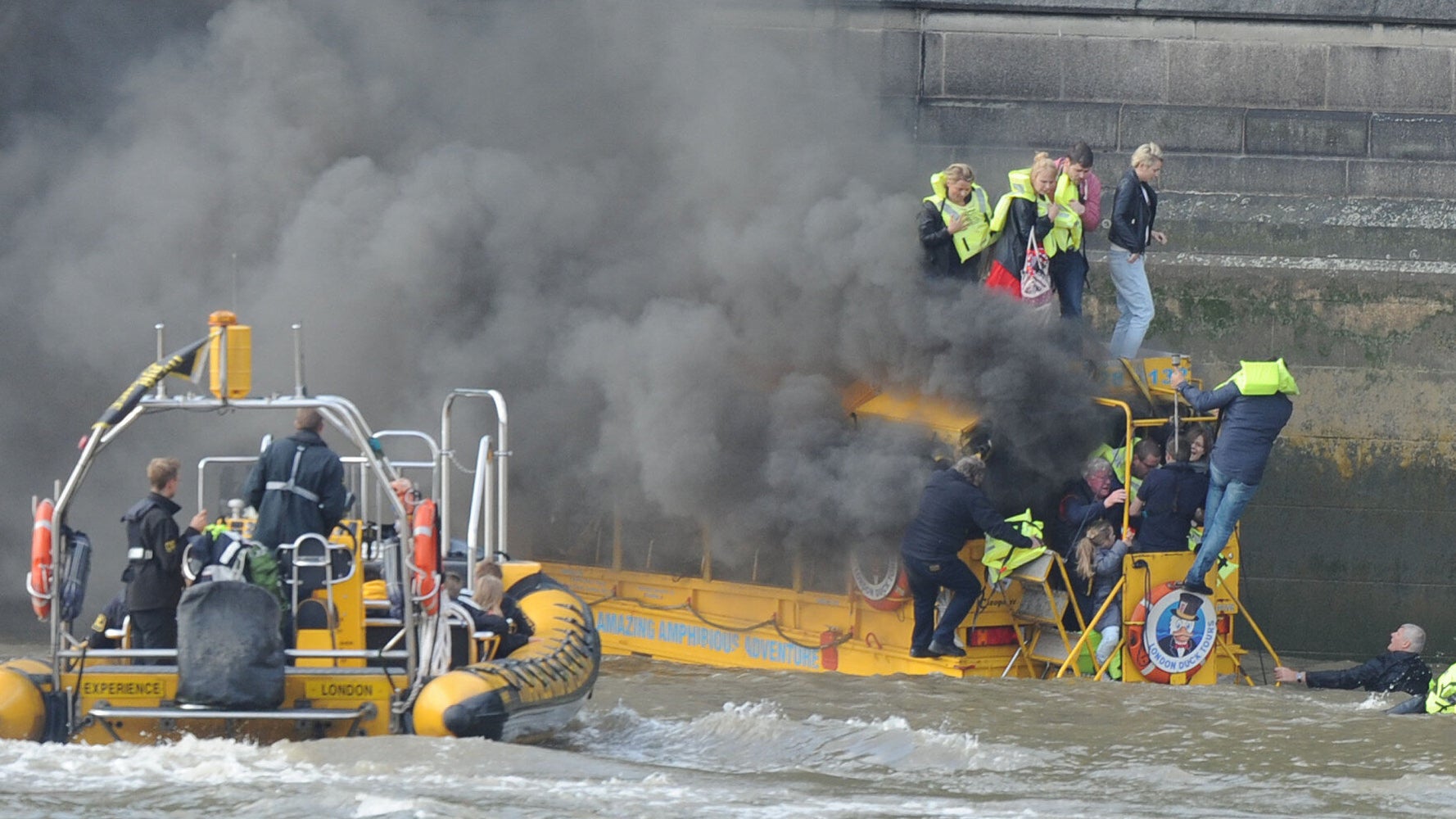 Duck Boat Disaster As Tour Boat Catches Fire On The Thames | HuffPost ...