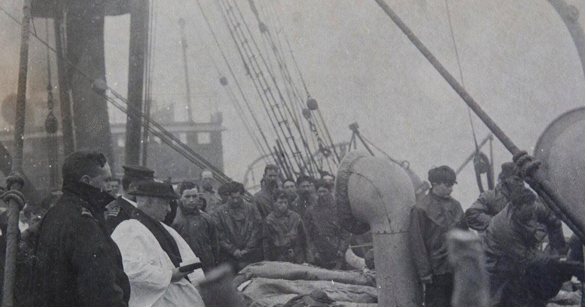 Titanic Dead Buried At Sea In Never Seen Picture Set For Auction ...