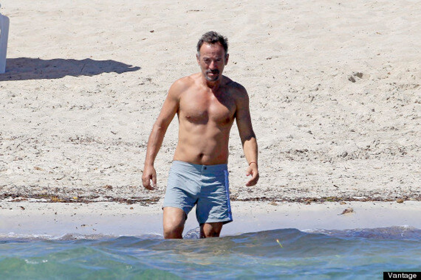 Bruce Springsteen Gives Men Half His Age A Run For Their Money As He ...