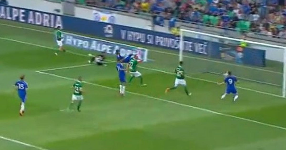 Fernando Torres Misses Open Goal From Two Yards (Vine) | HuffPost UK Sport
