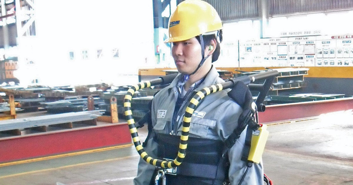 Alien Style 'Power Loader' Gives Man Superhuman Strength | HuffPost UK Tech