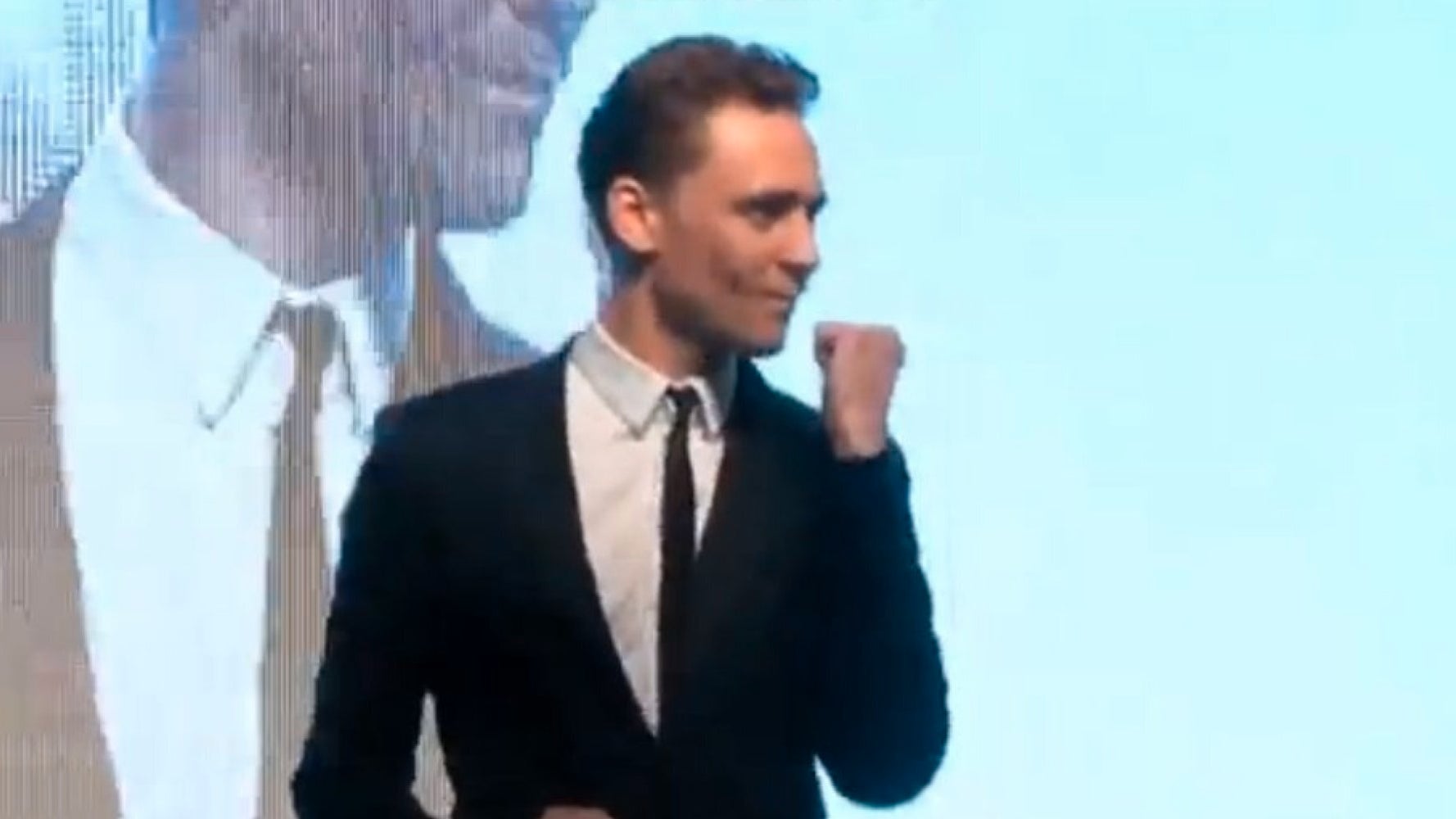 Tom Hiddleston Dances On Stage In Korea (VIDEO) | HuffPost UK Comedy