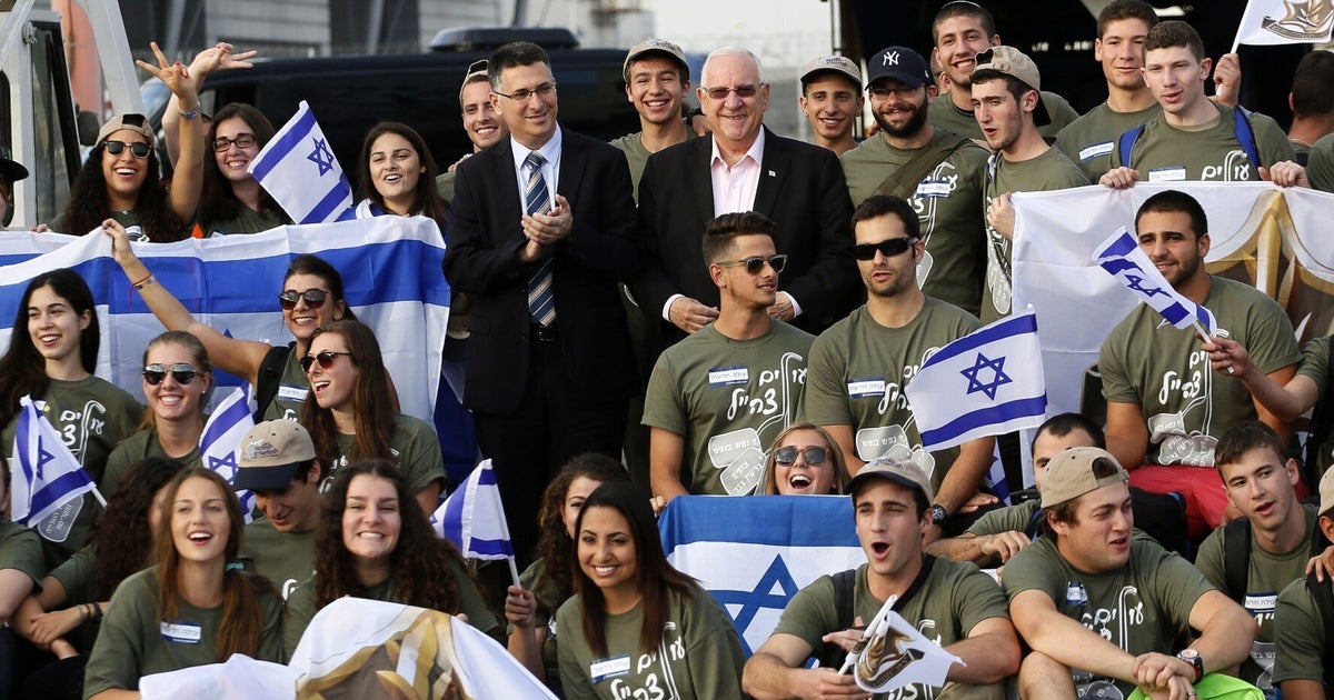 Israel Welcomes American And Canadian Recruits For The IDF | HuffPost ...