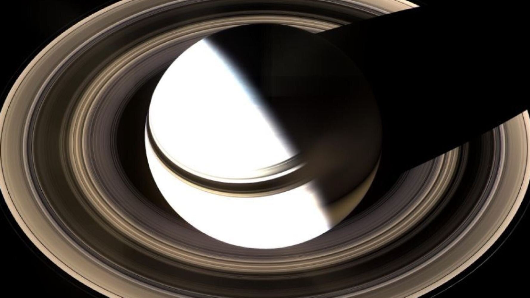 Saturn Photo By Nasa's Cassini Probe Using 'Pi Transfer' Technique ...